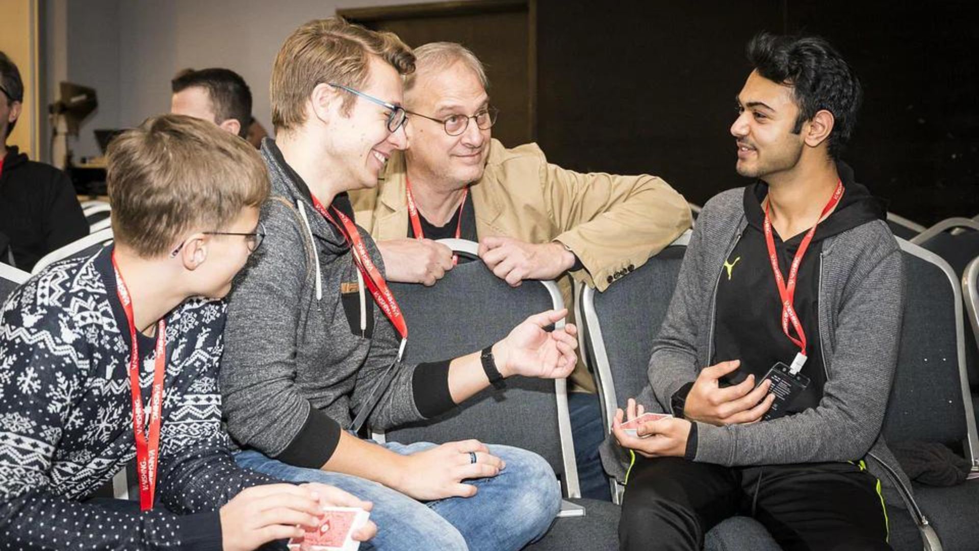 Our Guide To Jamming At Magic Conventions - magic blog